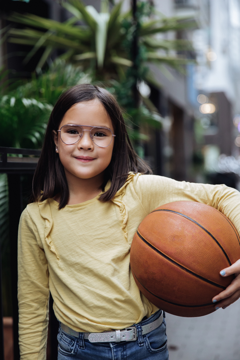 Ai Young | Upptäck sköna barnbågar hos Ai Eyewear | Ai Eyewear